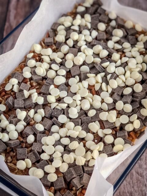 Christmas Seven Layer Magic Cookie Bars | Donuts2Crumpets